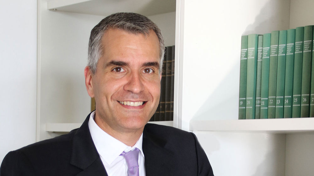 Professor Fetzer vom Wirtschaftsausschuss des Bundestages als ...